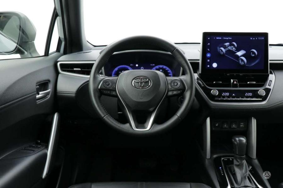 Pelēks Toyota Corolla Cross 2022 Viļņa, ar dzinēja tilpumu 1.99 L un nobraukumu 50 tūkst. km par 31900 €, foto 9 vietnē AUTOMOTO.COM.LV