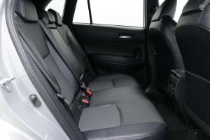 Pelēks Toyota Corolla Cross 2022 Viļņa, ar dzinēja tilpumu 1.99 L un nobraukumu 50 tūkst. km par 31900 €, foto 11 vietnē AUTOMOTO.COM.LV