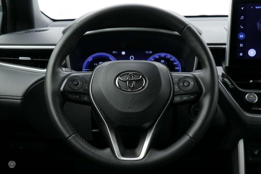 Pelēks Toyota Corolla Cross 2022 Viļņa, ar dzinēja tilpumu 1.99 L un nobraukumu 50 tūkst. km par 31900 €, foto 14 vietnē AUTOMOTO.COM.LV