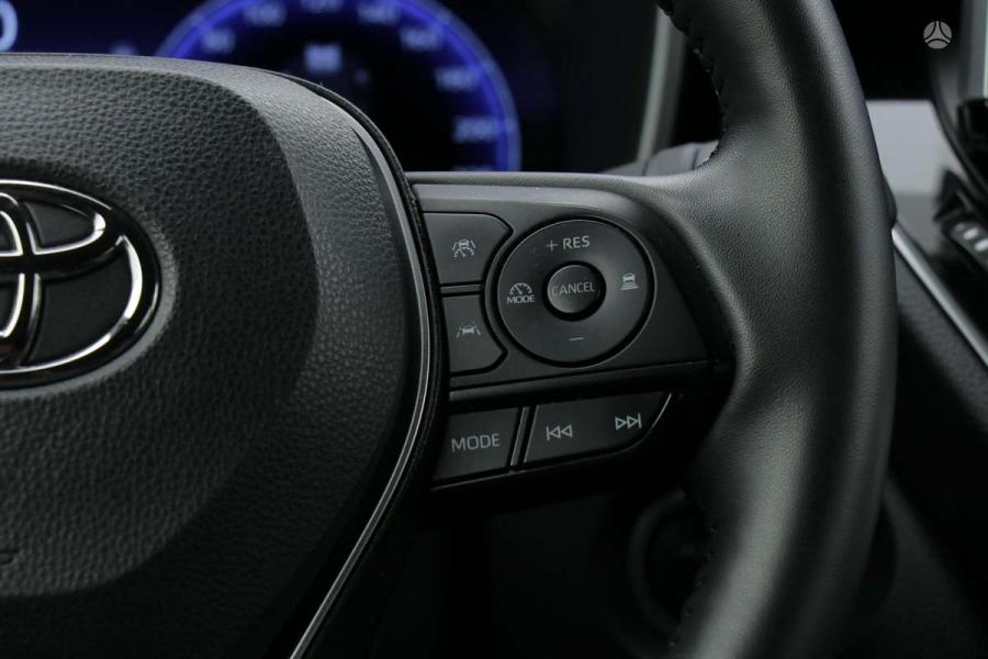 Pelēks Toyota Corolla Cross 2022 Viļņa, ar dzinēja tilpumu 1.99 L un nobraukumu 50 tūkst. km par 31900 €, foto 31 vietnē AUTOMOTO.COM.LV