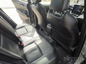 Pelēks Toyota Corolla Cross 2023 Rīga, ar dzinēja tilpumu 2.00 L un nobraukumu 47 tūkst. km par 35000 €, foto 8 vietnē AUTOMOTO.COM.LV