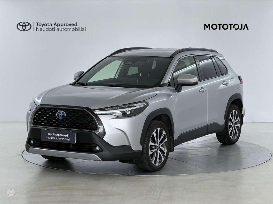 Серый Тойота Corolla Cross 2023 в Вильнюс, объемом двигателя 1.80 л и пробегом 47 тыс. км за 29900 €, фото 1 на AUTOMOTO.COM.LV