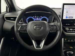 Grey Toyota Corolla Cross 2023 in Vilnius, with an engine capacity of 1.99 L and mileage of 42 thousand km for 31900 €, photo 13 on AUTOMOTO.COM.LV