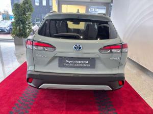 Grey Toyota Corolla Cross 2023 in Siauliai, with an engine capacity of 1.99 L and mileage of 26 thousand km for 32900 €, photo 8 on AUTOMOTO.COM.LV
