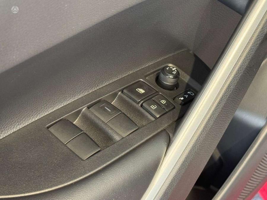 Grey Toyota Corolla Cross 2023 in Siauliai, with an engine capacity of 1.99 L and mileage of 26 thousand km for 32900 €, photo 14 on AUTOMOTO.COM.LV
