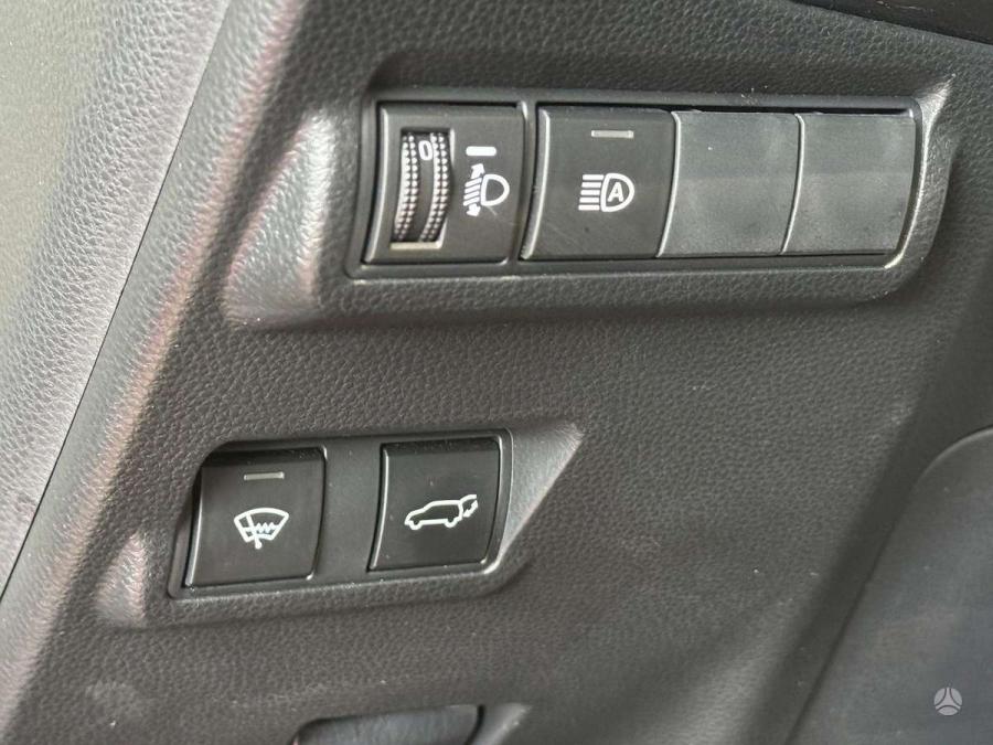 Grey Toyota Corolla Cross 2023 in Siauliai, with an engine capacity of 1.99 L and mileage of 26 thousand km for 32900 €, photo 15 on AUTOMOTO.COM.LV