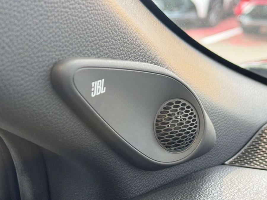 Grey Toyota Corolla Cross 2023 in Siauliai, with an engine capacity of 1.99 L and mileage of 26 thousand km for 32900 €, photo 17 on AUTOMOTO.COM.LV