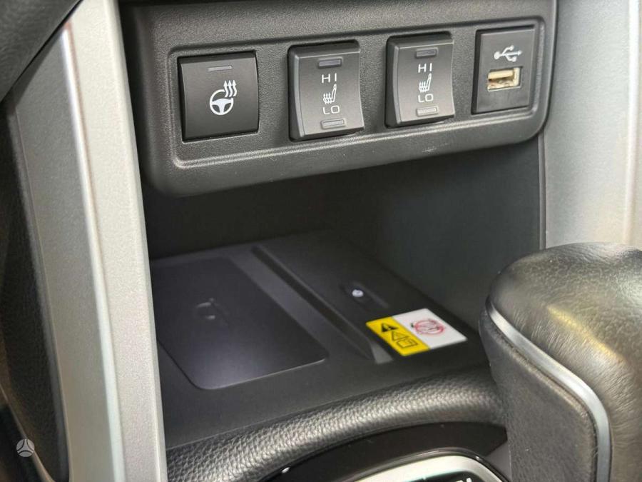 Grey Toyota Corolla Cross 2023 in Siauliai, with an engine capacity of 1.99 L and mileage of 26 thousand km for 32900 €, photo 26 on AUTOMOTO.COM.LV