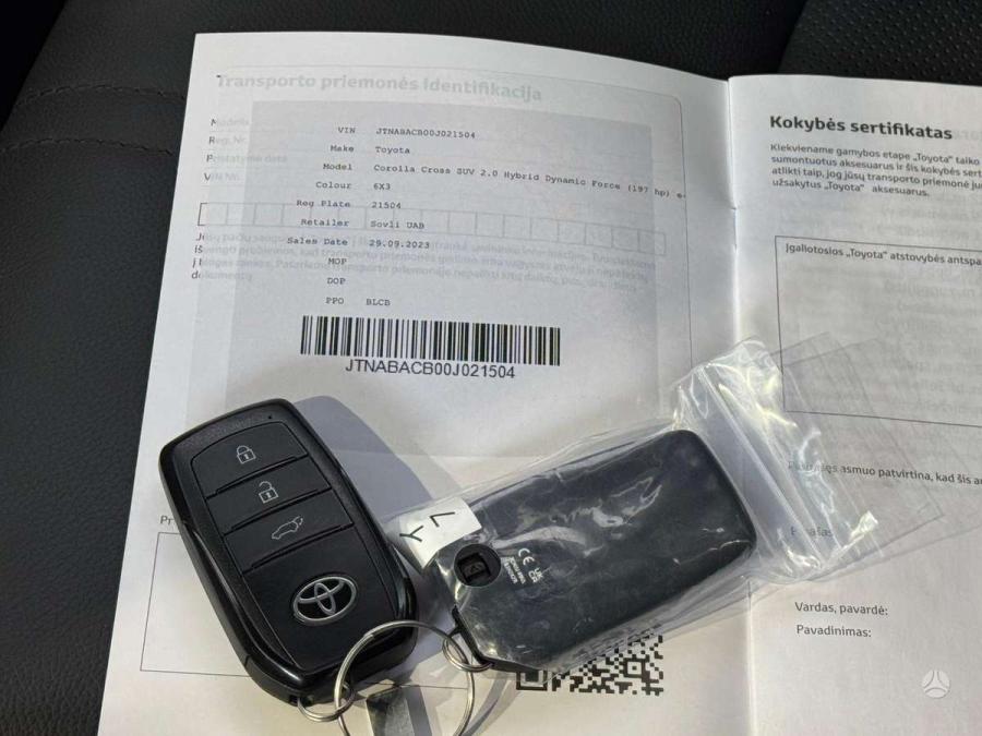 Grey Toyota Corolla Cross 2023 in Siauliai, with an engine capacity of 1.99 L and mileage of 26 thousand km for 32900 €, photo 29 on AUTOMOTO.COM.LV
