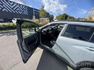 Pelēks Toyota Corolla Cross 2023 Rīga, ar dzinēja tilpumu 2.00 L un nobraukumu 66 tūkst. km par 26500 €, foto 9 vietnē AUTOMOTO.COM.LV