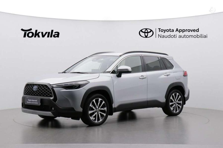 Серый Тойота Corolla Cross 2023 в Вильнюс, объемом двигателя 1.99 л и пробегом 63 тыс. км за 29990 €, фото 1 на AUTOMOTO.COM.LV