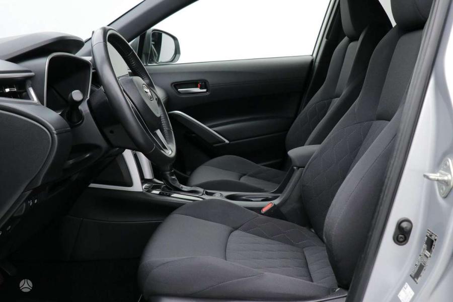 Серый Тойота Corolla Cross 2023 в Вильнюс, объемом двигателя 1.99 л и пробегом 63 тыс. км за 29990 €, фото 12 на AUTOMOTO.COM.LV