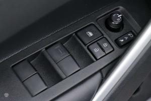Серый Тойота Corolla Cross 2023 в Вильнюс, объемом двигателя 1.99 л и пробегом 63 тыс. км за 29990 €, фото 24 на AUTOMOTO.COM.LV
