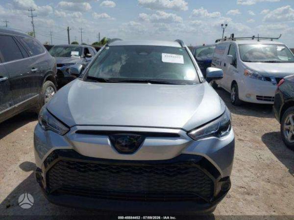 Grey Toyota Corolla Cross 2023 in Klaipeda, with an engine capacity of 2.00 L and mileage of 67 thousand km for 11000 €, photo 6 on AUTOMOTO.COM.LV
