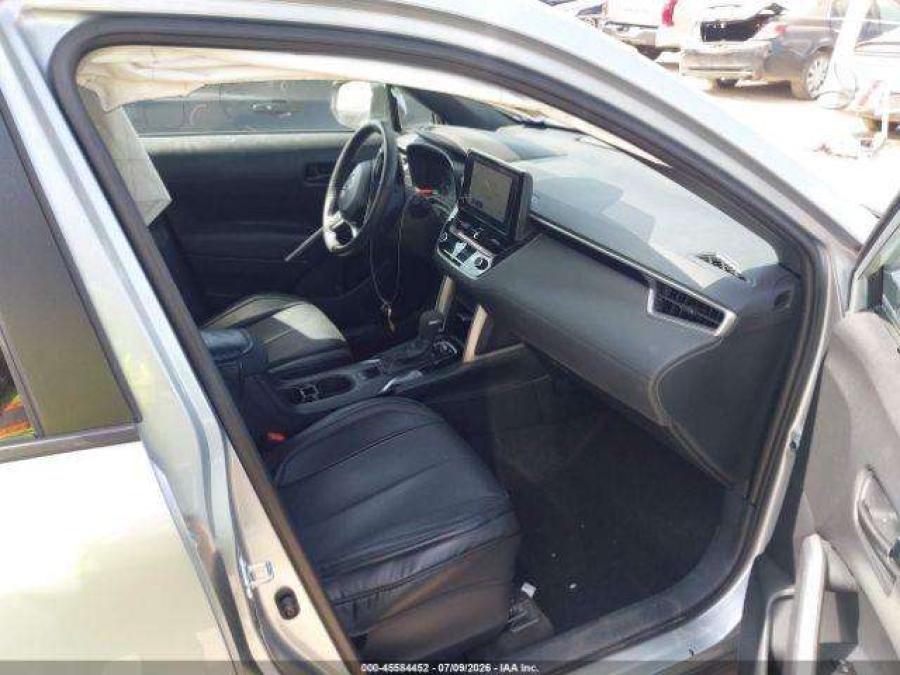 Grey Toyota Corolla Cross 2023 in Klaipeda, with an engine capacity of 2.00 L and mileage of 67 thousand km for 11000 €, photo 11 on AUTOMOTO.COM.LV