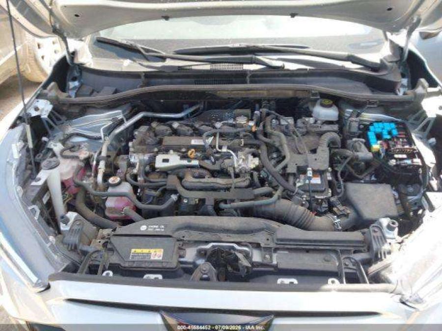 Grey Toyota Corolla Cross 2023 in Klaipeda, with an engine capacity of 2.00 L and mileage of 67 thousand km for 11000 €, photo 15 on AUTOMOTO.COM.LV