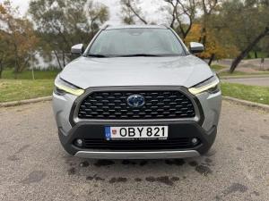 Pelēks Toyota Corolla Cross 2023 Viļņa, ar dzinēja tilpumu 1.99 L un nobraukumu 120 tūkst. km par 24000 €, foto 3 vietnē AUTOMOTO.COM.LV
