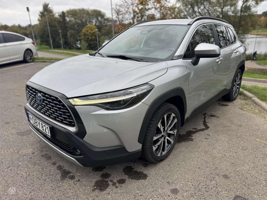 Pelēks Toyota Corolla Cross 2023 Viļņa, ar dzinēja tilpumu 1.99 L un nobraukumu 120 tūkst. km par 24000 €, foto 9 vietnē AUTOMOTO.COM.LV