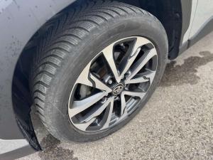 Pelēks Toyota Corolla Cross 2023 Viļņa, ar dzinēja tilpumu 1.99 L un nobraukumu 120 tūkst. km par 24000 €, foto 13 vietnē AUTOMOTO.COM.LV