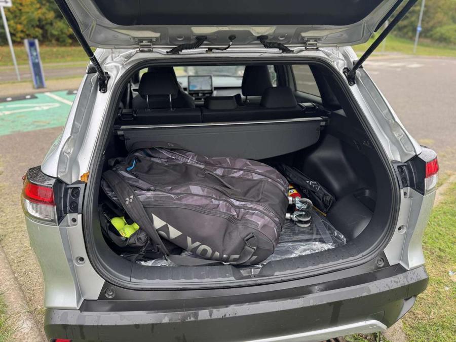 Pelēks Toyota Corolla Cross 2023 Viļņa, ar dzinēja tilpumu 1.99 L un nobraukumu 120 tūkst. km par 24000 €, foto 20 vietnē AUTOMOTO.COM.LV