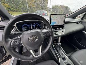 Pelēks Toyota Corolla Cross 2023 Viļņa, ar dzinēja tilpumu 1.99 L un nobraukumu 120 tūkst. km par 24000 €, foto 28 vietnē AUTOMOTO.COM.LV