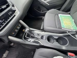 Pelēks Toyota Corolla Cross 2023 Viļņa, ar dzinēja tilpumu 1.99 L un nobraukumu 120 tūkst. km par 24000 €, foto 34 vietnē AUTOMOTO.COM.LV