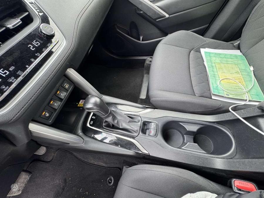 Pelēks Toyota Corolla Cross 2023 Viļņa, ar dzinēja tilpumu 1.99 L un nobraukumu 120 tūkst. km par 24000 €, foto 34 vietnē AUTOMOTO.COM.LV