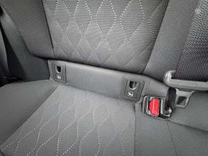 Pelēks Toyota Corolla Cross 2023 Viļņa, ar dzinēja tilpumu 1.99 L un nobraukumu 120 tūkst. km par 24000 €, foto 36 vietnē AUTOMOTO.COM.LV