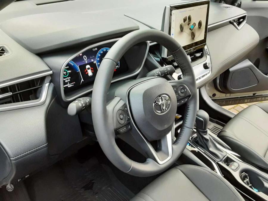 Pelēks Toyota Corolla Cross 2024 Kauņa, ar dzinēja tilpumu 1.80 L un nobraukumu 10 tūkst. km par 30900 €, foto 10 vietnē AUTOMOTO.COM.LV