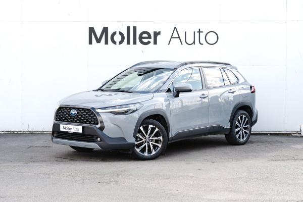 Pelēks Toyota Corolla Cross 2024 Rīga, ar dzinēja tilpumu 1.80 L un nobraukumu 110 tūkst. km par 24950 €, foto 1 vietnē AUTOMOTO.COM.LV