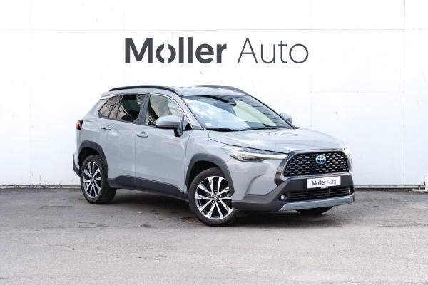 Pelēks Toyota Corolla Cross 2024 Rīga, ar dzinēja tilpumu 1.80 L un nobraukumu 110 tūkst. km par 24950 €, foto 2 vietnē AUTOMOTO.COM.LV
