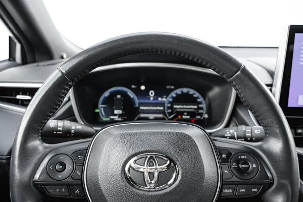 Grey Toyota Corolla Cross 2024 in Riga, with an engine capacity of 1.80 L and mileage of 110 thousand km for 24950 €, photo 9 on AUTOMOTO.COM.LV