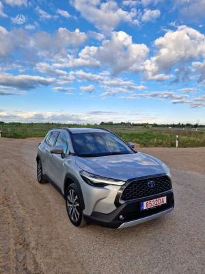 Grey Toyota Corolla Cross 2024 in Jonava, with an engine capacity of 2.00 L and mileage of 62 thousand km for 28500 €, photo  on AUTOMOTO.COM.LV