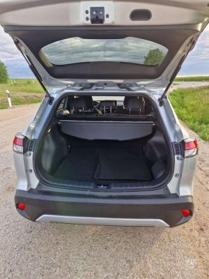 Pelēks Toyota Corolla Cross 2024 Jonava, ar dzinēja tilpumu 2.00 L un nobraukumu 62 tūkst. km par 28500 €, foto 7 vietnē AUTOMOTO.COM.LV