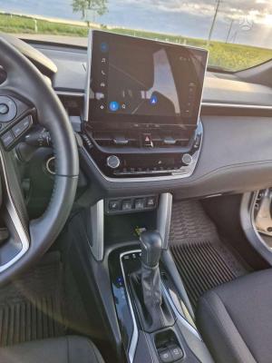 Pelēks Toyota Corolla Cross 2024 Jonava, ar dzinēja tilpumu 2.00 L un nobraukumu 62 tūkst. km par 28500 €, foto 9 vietnē AUTOMOTO.COM.LV