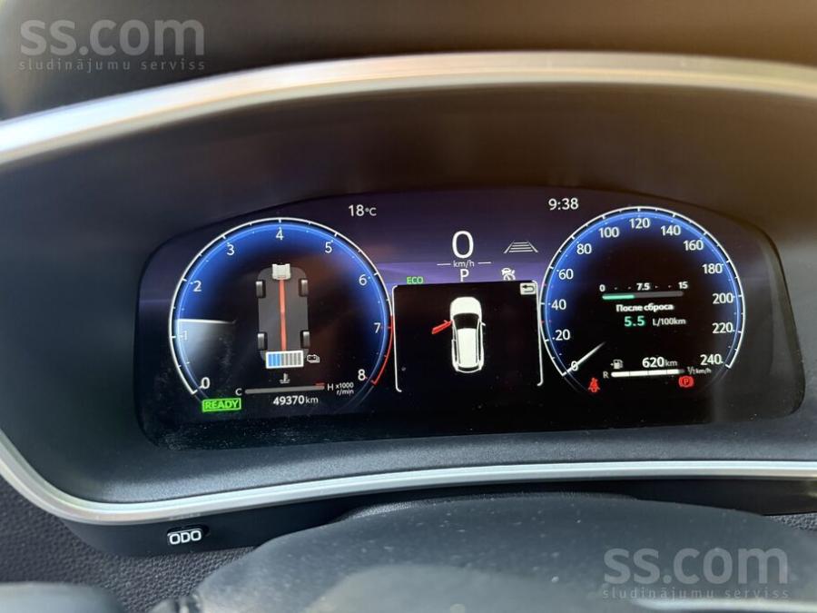 Grey Toyota Corolla Cross 2024 in Riga, with an engine capacity of 2.00 L and mileage of 49 thousand km for 32500 €, photo 3 on AUTOMOTO.COM.LV