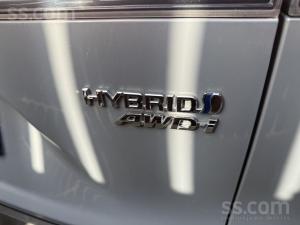 Grey Toyota Corolla Cross 2024 in Riga, with an engine capacity of 2.00 L and mileage of 49 thousand km for 32500 €, photo 8 on AUTOMOTO.COM.LV