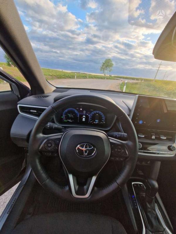 Pelēks Toyota Corolla Cross 2024 Jonava, ar dzinēja tilpumu 2.00 L un nobraukumu 62 tūkst. km par 28500 €, foto 10 vietnē AUTOMOTO.COM.LV