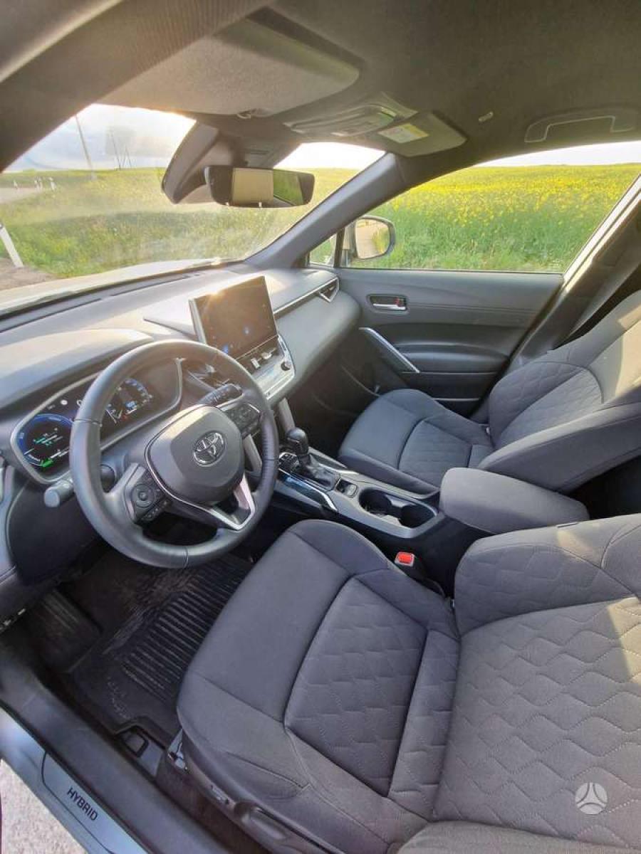 Pelēks Toyota Corolla Cross 2024 Jonava, ar dzinēja tilpumu 2.00 L un nobraukumu 62 tūkst. km par 28500 €, foto 12 vietnē AUTOMOTO.COM.LV