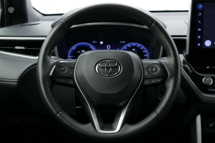 Grey Toyota Corolla Cross 2024 in Vilnius, with an engine capacity of 1.99 L and mileage of 137 thousand km for 27900 €, photo 14 on AUTOMOTO.COM.LV