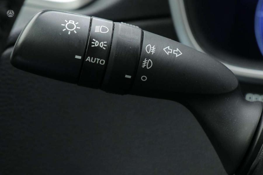 Grey Toyota Corolla Cross 2024 in Vilnius, with an engine capacity of 1.99 L and mileage of 137 thousand km for 27900 €, photo 27 on AUTOMOTO.COM.LV