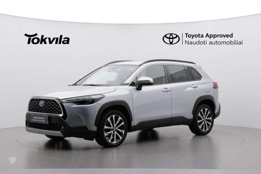 Серый Тойота Corolla Cross 2024 в Вильнюс, объемом двигателя 1.99 л и пробегом 137 тыс. км за 27900 €, фото 1 на AUTOMOTO.COM.LV