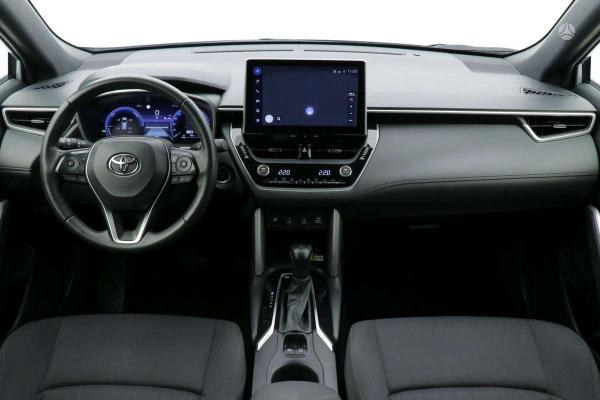 Grey Toyota Corolla Cross 2024 in Vilnius, with an engine capacity of 1.99 L and mileage of 137 thousand km for 27900 €, photo 8 on AUTOMOTO.COM.LV