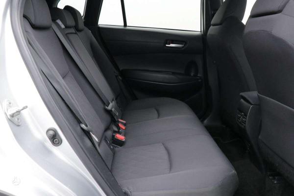 Grey Toyota Corolla Cross 2024 in Vilnius, with an engine capacity of 1.99 L and mileage of 137 thousand km for 27900 €, photo 11 on AUTOMOTO.COM.LV