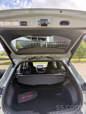 Pelēks Toyota Corolla Cross 2024 Rēzekne, ar dzinēja tilpumu 1.80 L un nobraukumu 52 tūkst. km par 31250 €, foto 11 vietnē AUTOMOTO.COM.LV