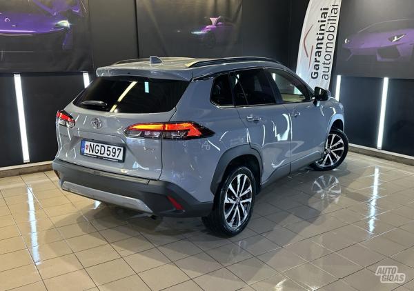 Серый Тойота Corolla Cross 2024 в Авиженяй, объемом двигателя 1.80 л и пробегом 144 тыс. км за 25950 €, фото 3 на AUTOMOTO.COM.LV