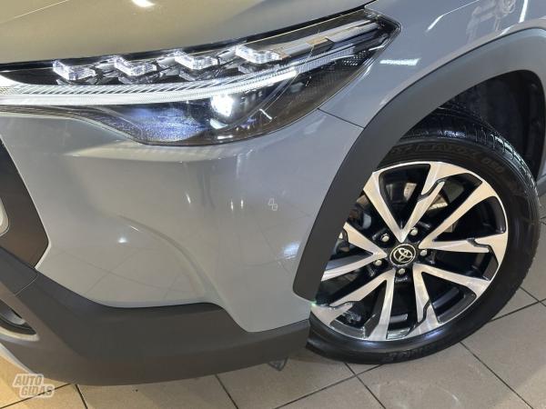 Серый Тойота Corolla Cross 2024 в Авиженяй, объемом двигателя 1.80 л и пробегом 144 тыс. км за 25950 €, фото 4 на AUTOMOTO.COM.LV