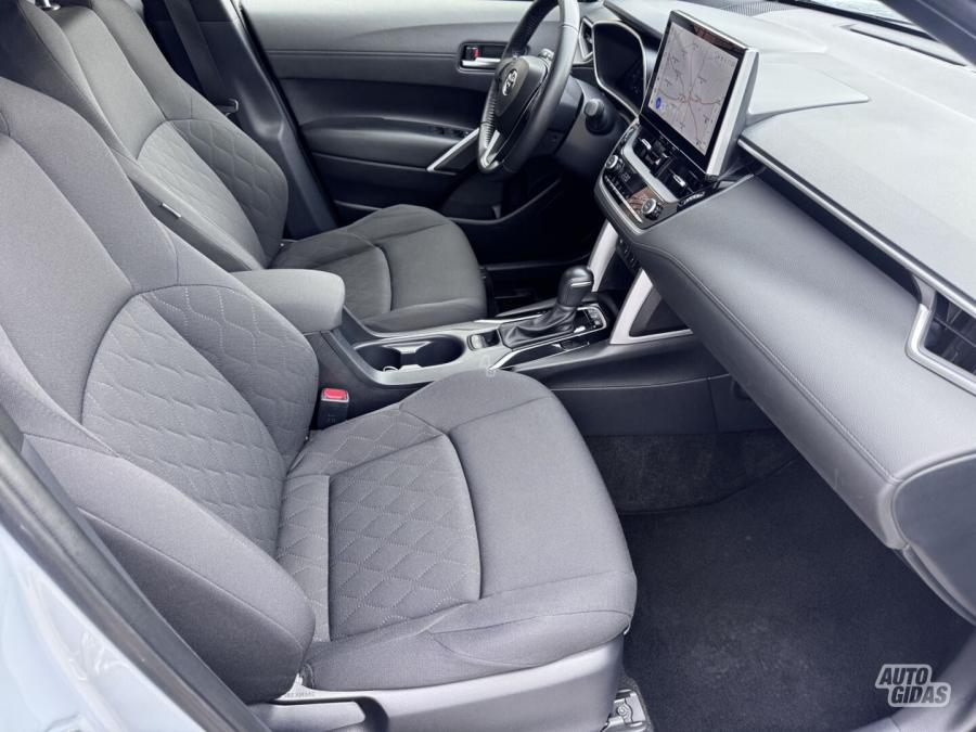 Серый Тойота Corolla Cross 2024 в Авиженяй, объемом двигателя 1.80 л и пробегом 144 тыс. км за 25950 €, фото 8 на AUTOMOTO.COM.LV