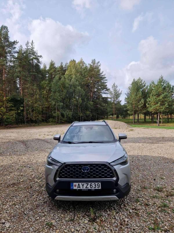 Pelēks Toyota Corolla Cross 2024 Jonava, ar dzinēja tilpumu 2.00 L un nobraukumu 64 tūkst. km par 24600 €, foto 6 vietnē AUTOMOTO.COM.LV
