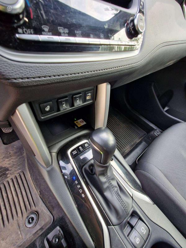 Pelēks Toyota Corolla Cross 2024 Jonava, ar dzinēja tilpumu 2.00 L un nobraukumu 64 tūkst. km par 24600 €, foto 9 vietnē AUTOMOTO.COM.LV